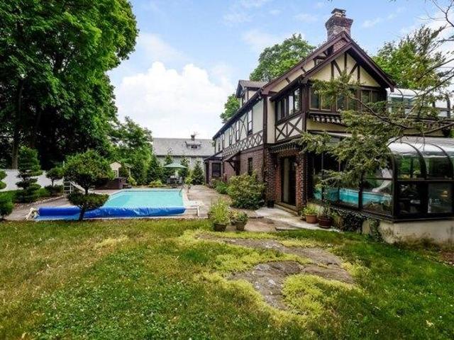house with 5 bedroom, Cos Cob CT DS102595124