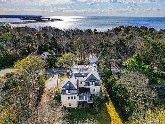 house with 5 bedroom, Cotuit MA DS102583204