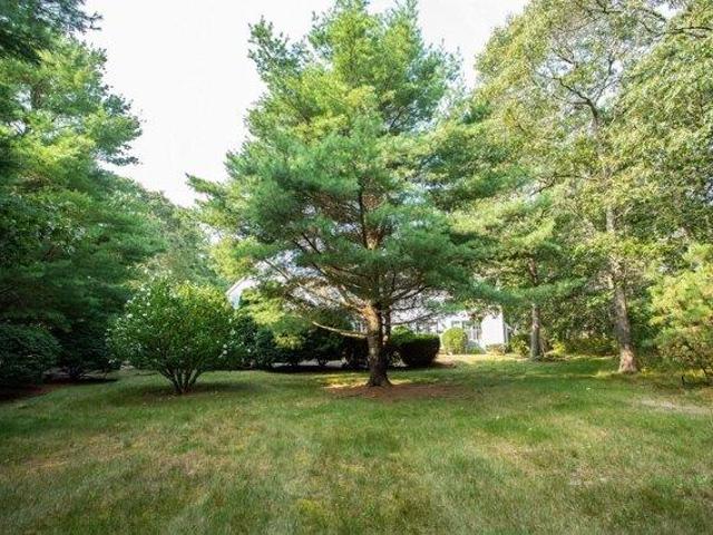 house with 5 bedroom, Cotuit MA ES105082638