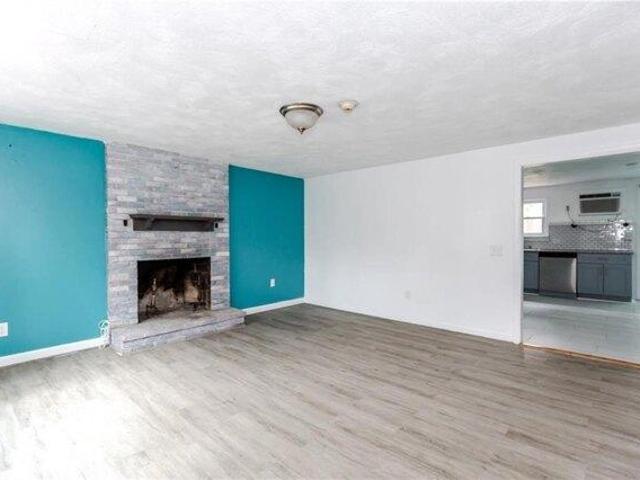 house with 5 bedroom, Coventry RI ES103807031