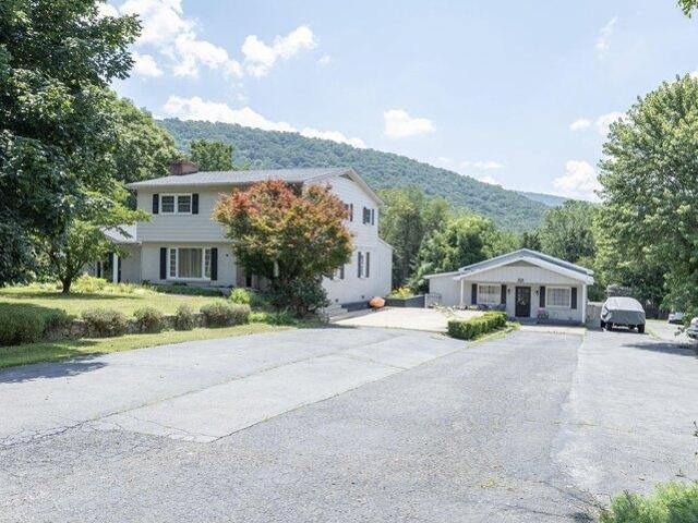 house with 5 bedroom, Covington VA ES104901262