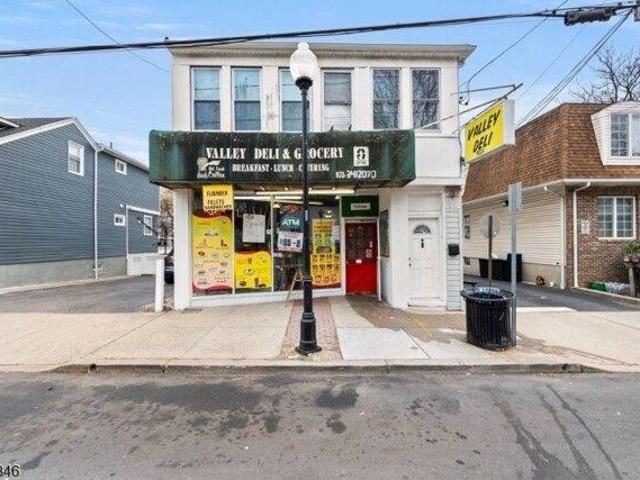 house with 5 bedroom, Clifton NJ DLS103071134