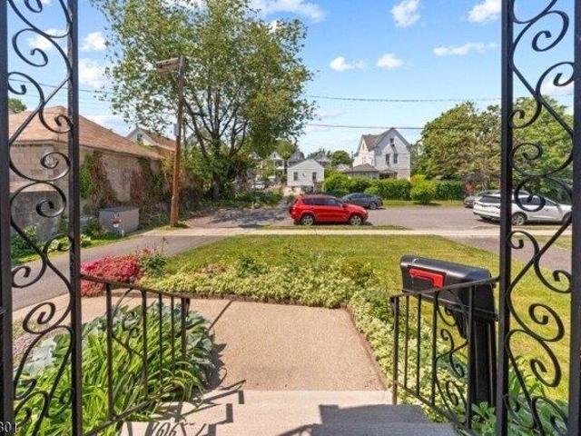 house with 5 bedroom, Clifton NJ DS104112020