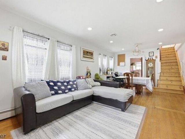 house with 5 bedroom, Clifton NJ DS103163164