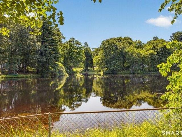 house with 5 bedroom, Clinton CT ES104609289