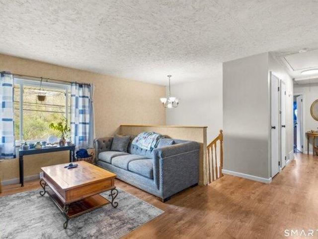 house with 5 bedroom, Clinton CT ES103125937