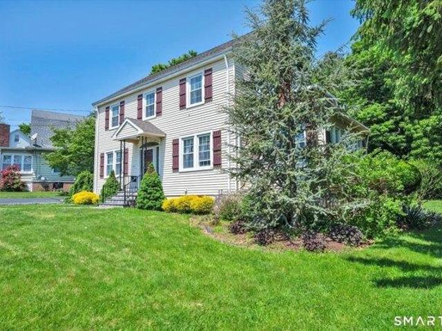 house with 5 bedroom, Cromwell CT DS104235091