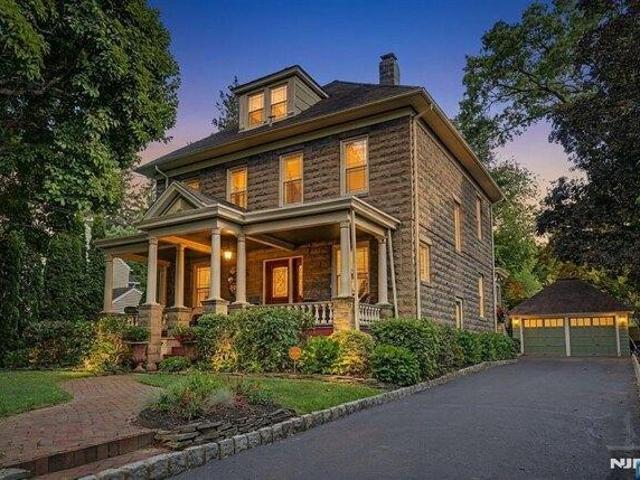 house with 5 bedroom, Cranford NJ DS104114599