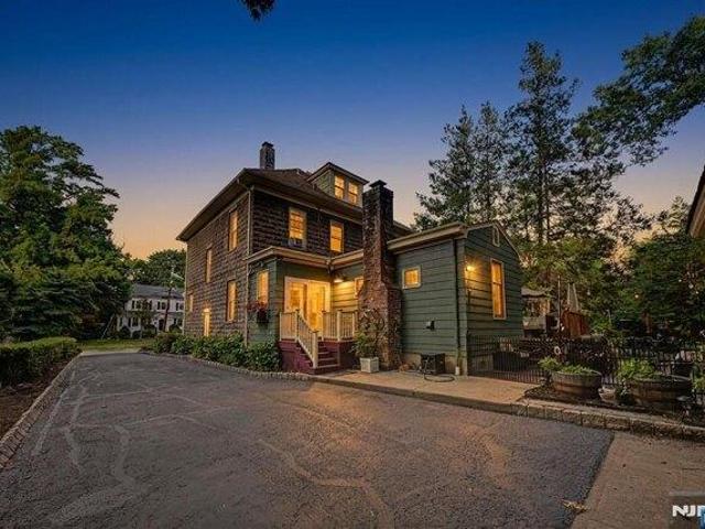 house with 5 bedroom, Cranford NJ ES104114599