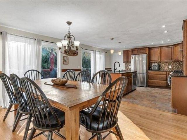 house with 5 bedroom, Cranston RI DLS102411642