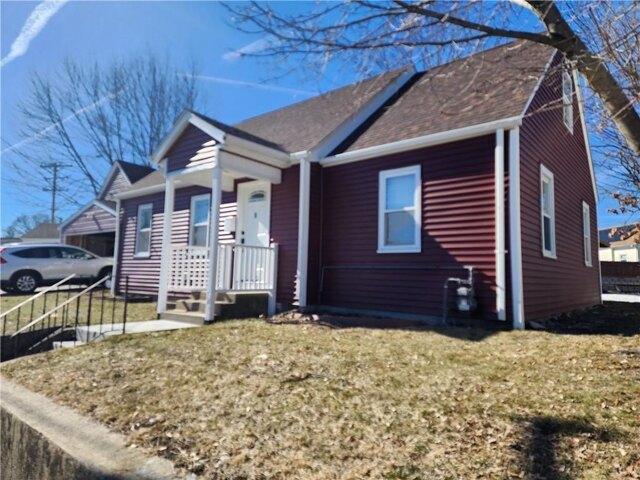 house with 5 bedroom, Cranston RI ES103034631