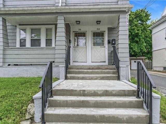 house with 5 bedroom, Cranston RI ES103886562