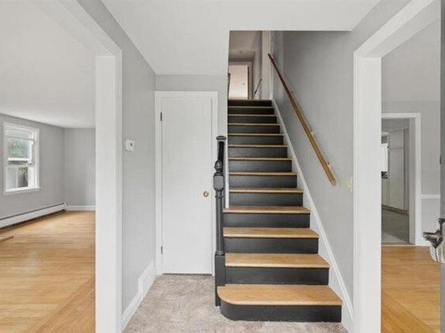 house with 5 bedroom, Cranston RI ES104831899