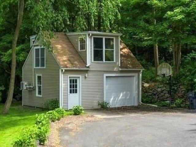 house with 5 bedroom, Cranston RI ES105092467