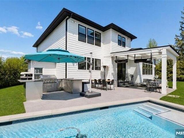 house with 5 bedroom, Cresskill NJ DLS102565913