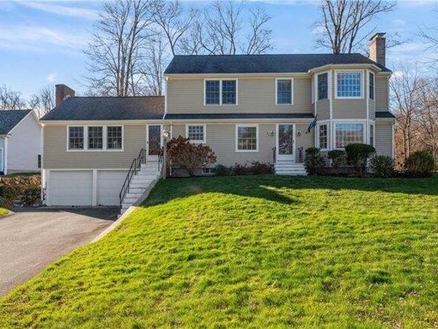house with 5 bedroom, Cumberland RI DS102119544