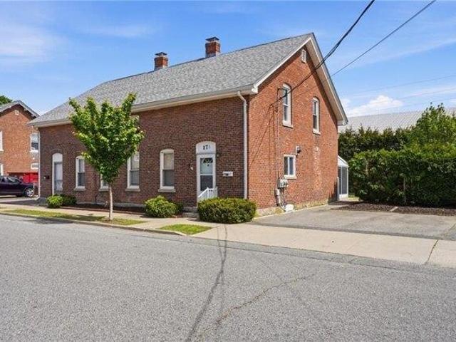 house with 5 bedroom, Cumberland RI DS102726293