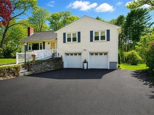 house with 5 bedroom, Cumberland RI DS102779595
