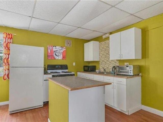house with 5 bedroom, Cumberland RI ES103036992