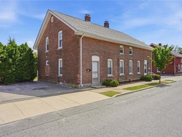 house with 5 bedroom, Cumberland RI ES103128190