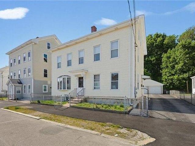 house with 5 bedroom, Cumberland RI ES103495454