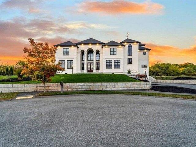 house with 5 bedroom, Danvers MA DLS102670552