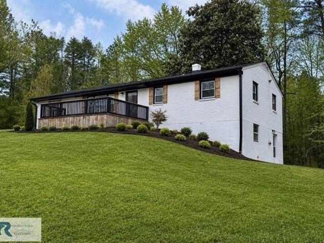 house with 5 bedroom, Danville VA ES104907434