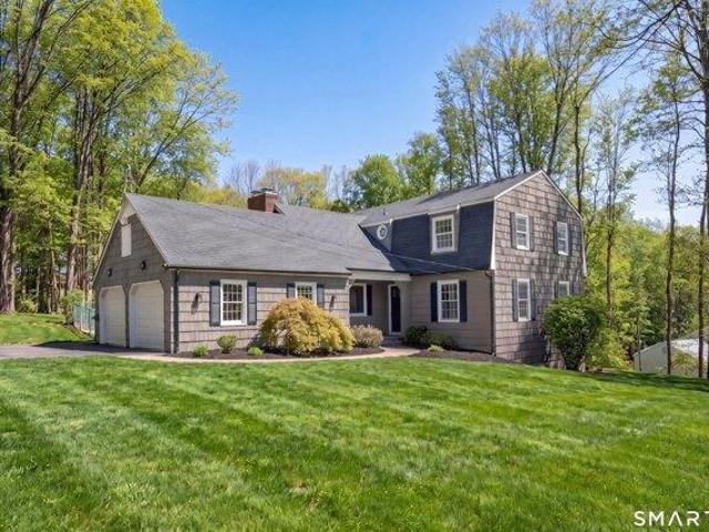 house with 5 bedroom, Danbury CT DLS102530485