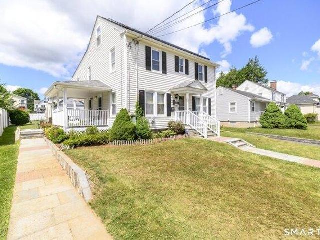 house with 5 bedroom, Danbury CT ES104905208