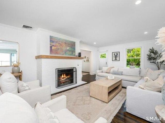 house with 5 bedroom, Darien CT ES104852260