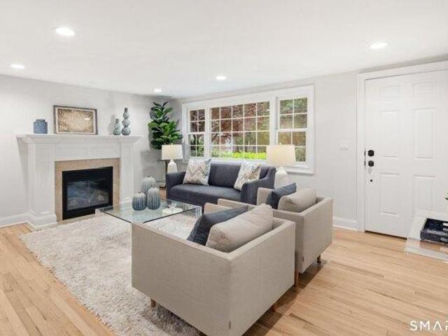 house with 5 bedroom, Darien CT ES105515443