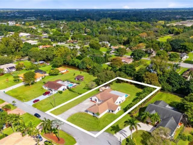 house with 5 bedroom, Davie Fl FL DS102587855