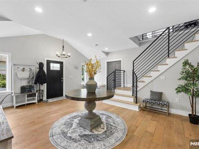house with 5 bedroom, Demarest NJ ES105192385