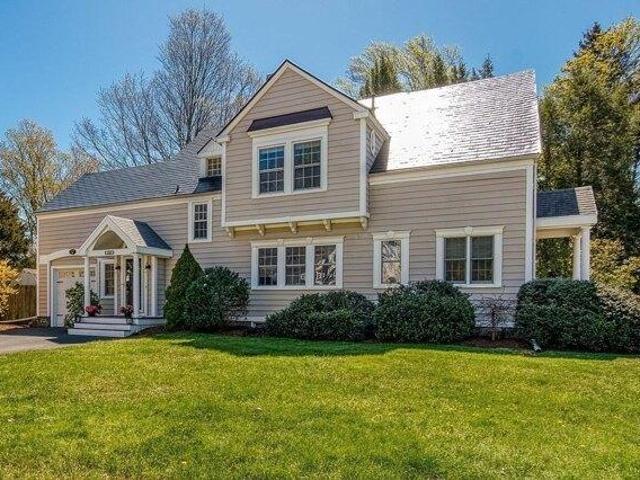 house with 5 bedroom, Dedham MA ES102825893