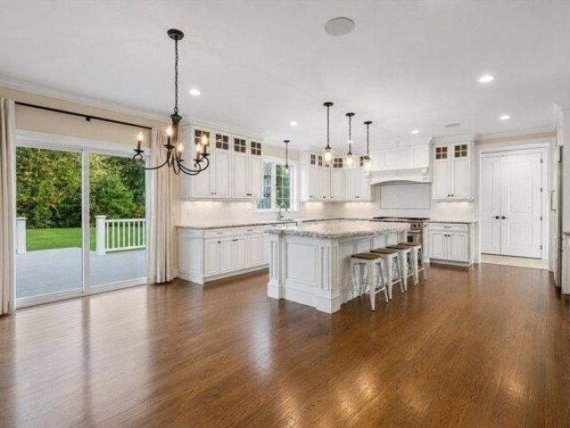 house with 5 bedroom, Dedham MA ES105143844