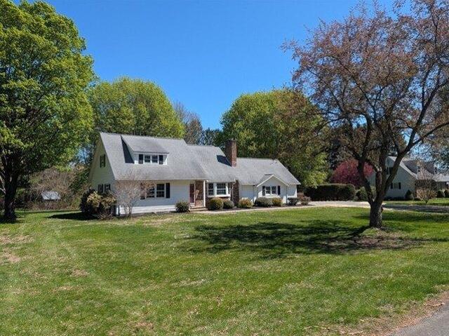 house with 5 bedroom, Deerfield MA DLS102780102