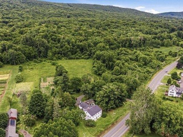 house with 5 bedroom, Deerfield MA ES104994711