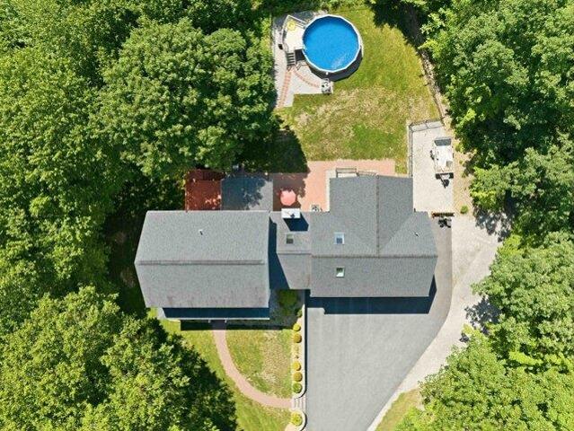 house with 5 bedroom, Derry NH ES104789068
