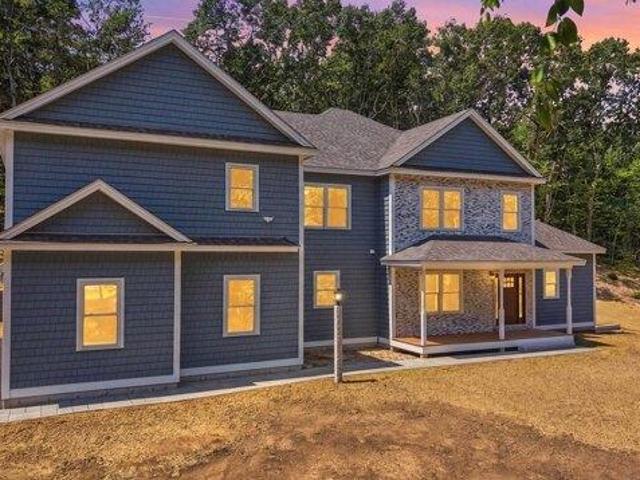 house with 5 bedroom, Derry NH ES104810395