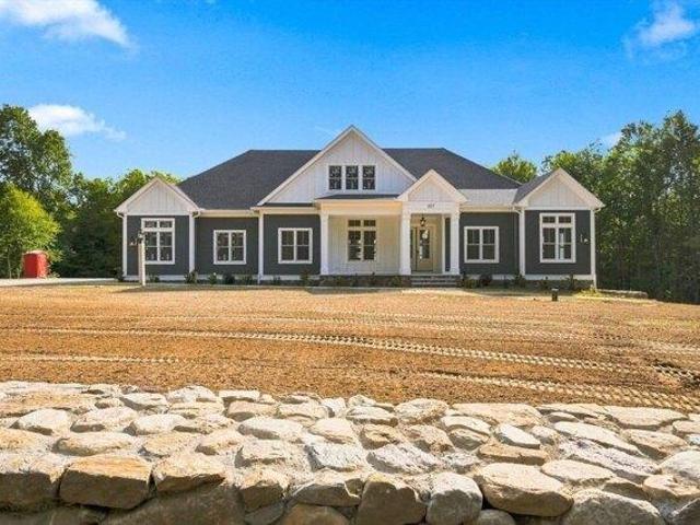 house with 5 bedroom, Douglas MA ES105117115