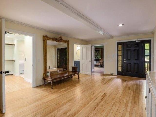 house with 5 bedroom, Douglas MA ES103619219