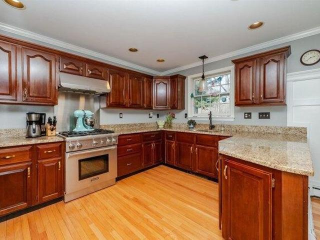 house with 5 bedroom, Dover NH DS102409788