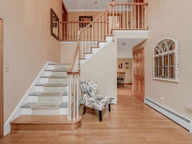 house with 5 bedroom, Dracut MA DLS102316021