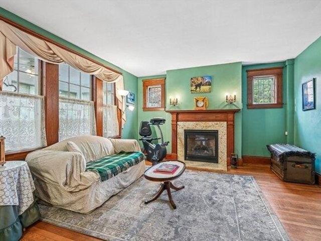 house with 5 bedroom, Dracut MA ES105277830