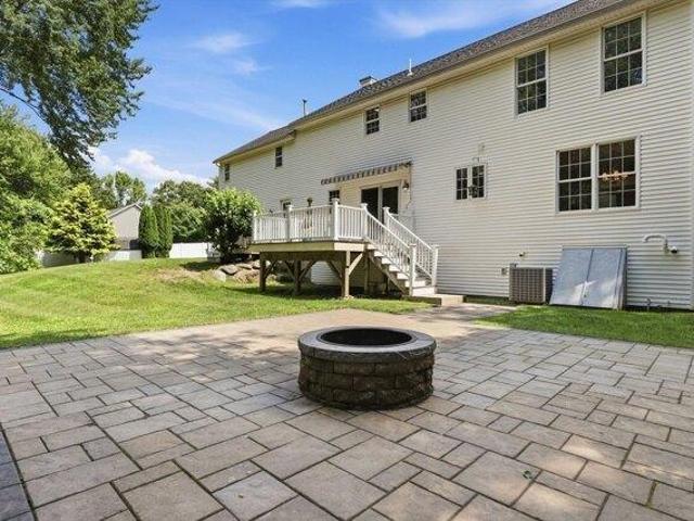 house with 5 bedroom, Dracut MA ES105290443