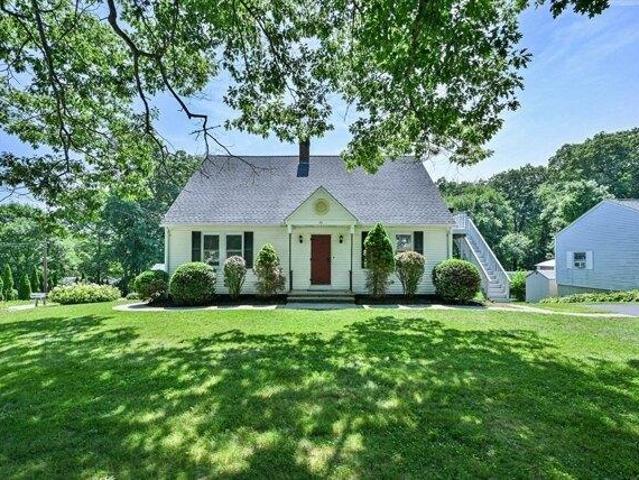 house with 5 bedroom, Dudley MA ES105352495