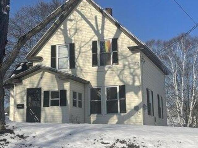 house with 5 bedroom, East Millinocket ME ES104044471