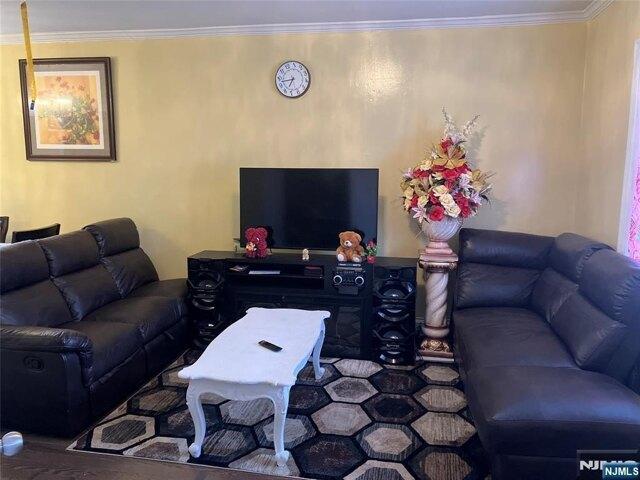 house with 5 bedroom, East Orange NJ DLS102585202