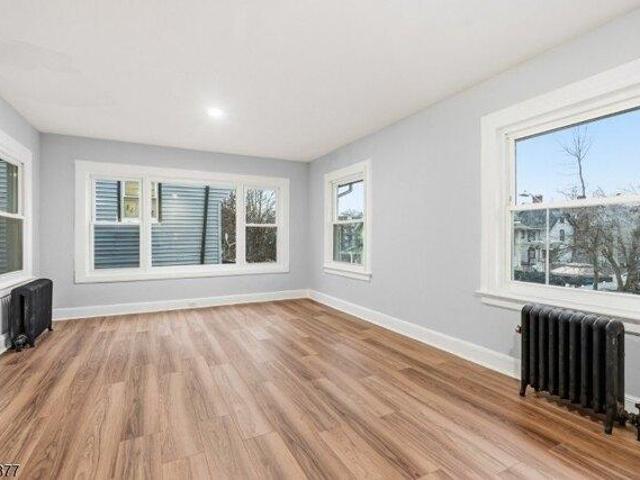 house with 5 bedroom, East Orange NJ DS102564350