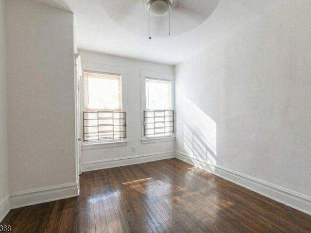 house with 5 bedroom, East Orange NJ ES104870311